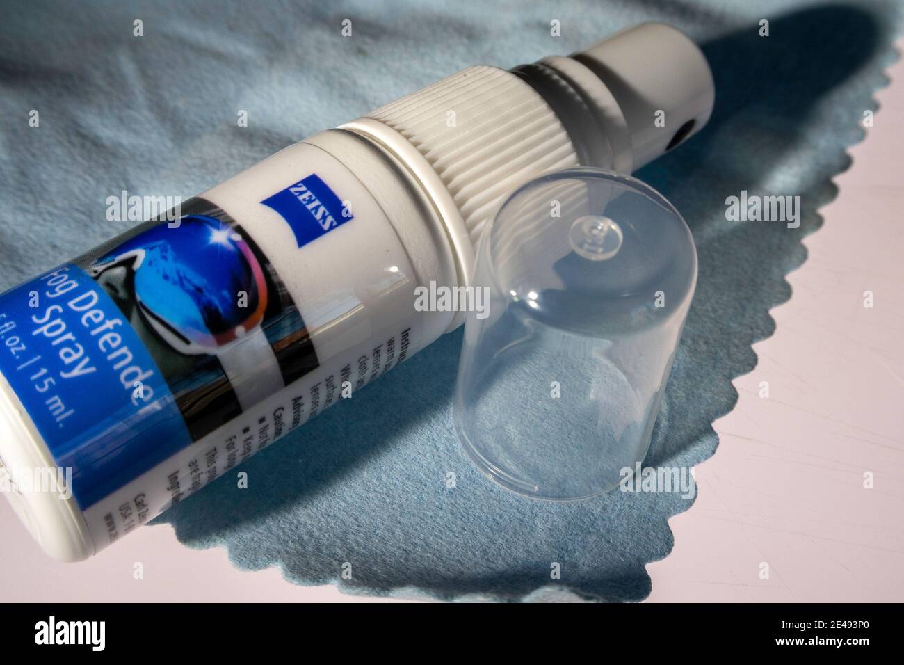 Zeiss logo hi-res stock photography and images - Alamy