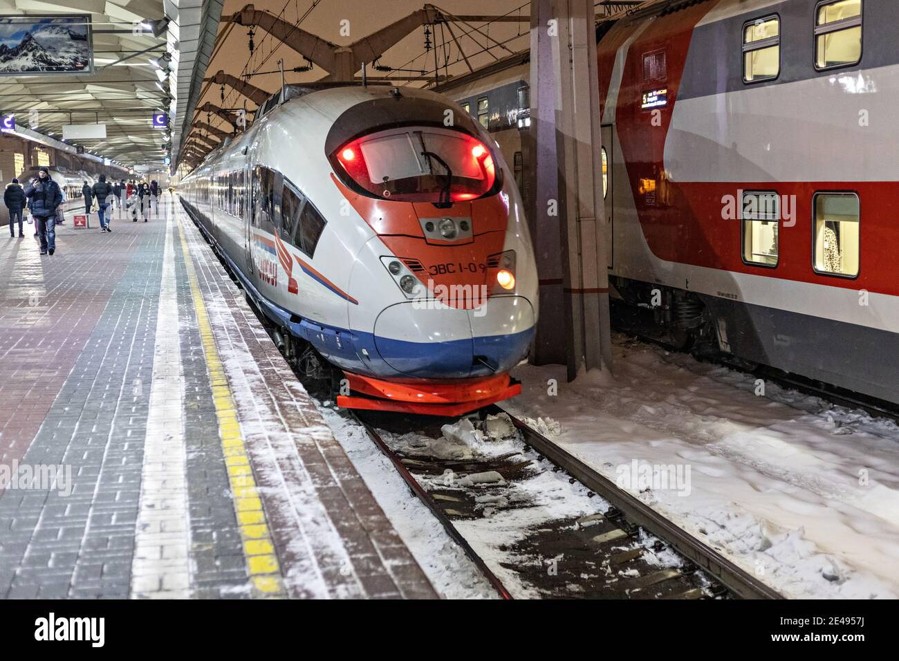 People train platform snow hi-res stock photography and images - Alamy