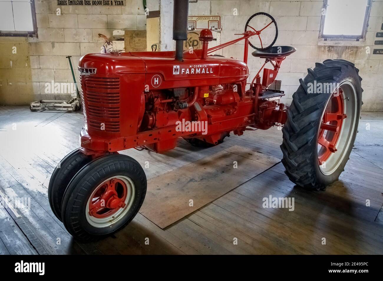 Farmall H Logo