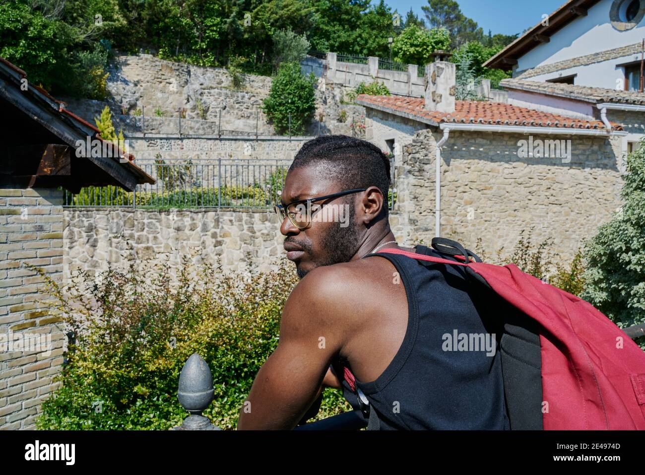 Man pausing hi-res stock photography and images - Alamy