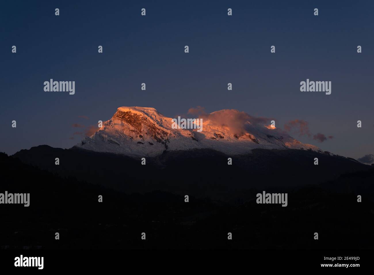Huascaran mountain hi-res stock photography and images - Alamy