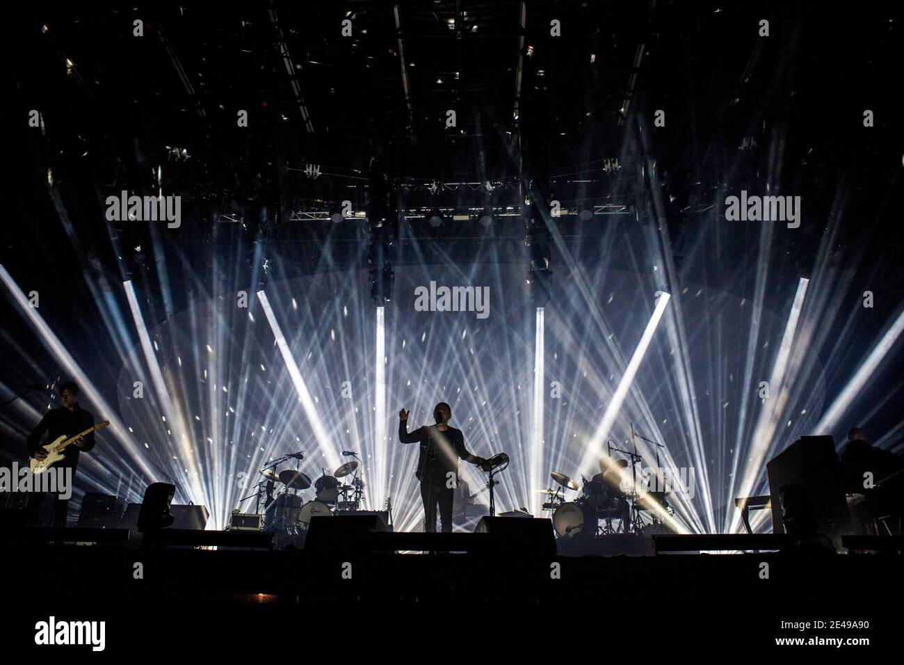 Photo of radiohead vocalist thom yorke hi-res stock photography and ...