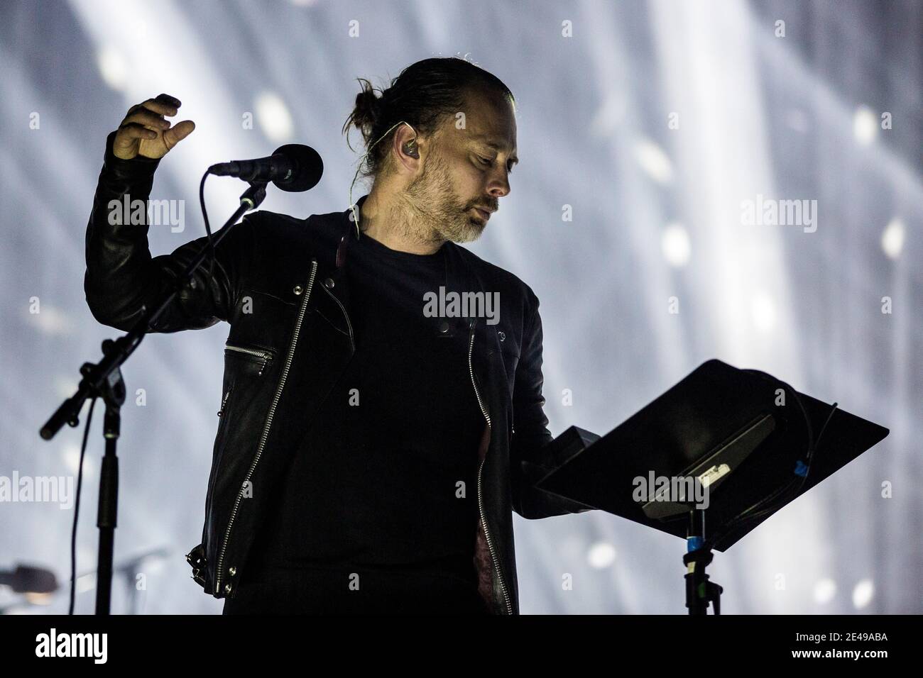 Photo of radiohead vocalist thom yorke hi-res stock photography and ...