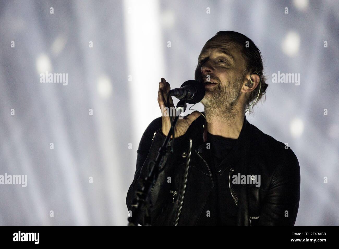 Photo of radiohead vocalist thom yorke hi-res stock photography and ...