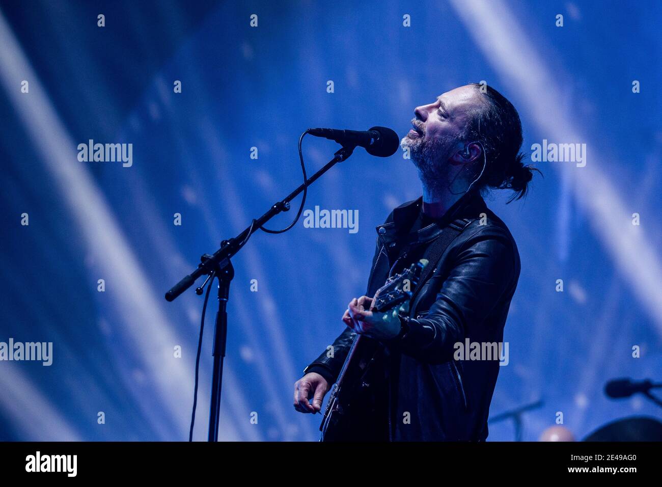 Photo of radiohead vocalist thom yorke hi-res stock photography and ...