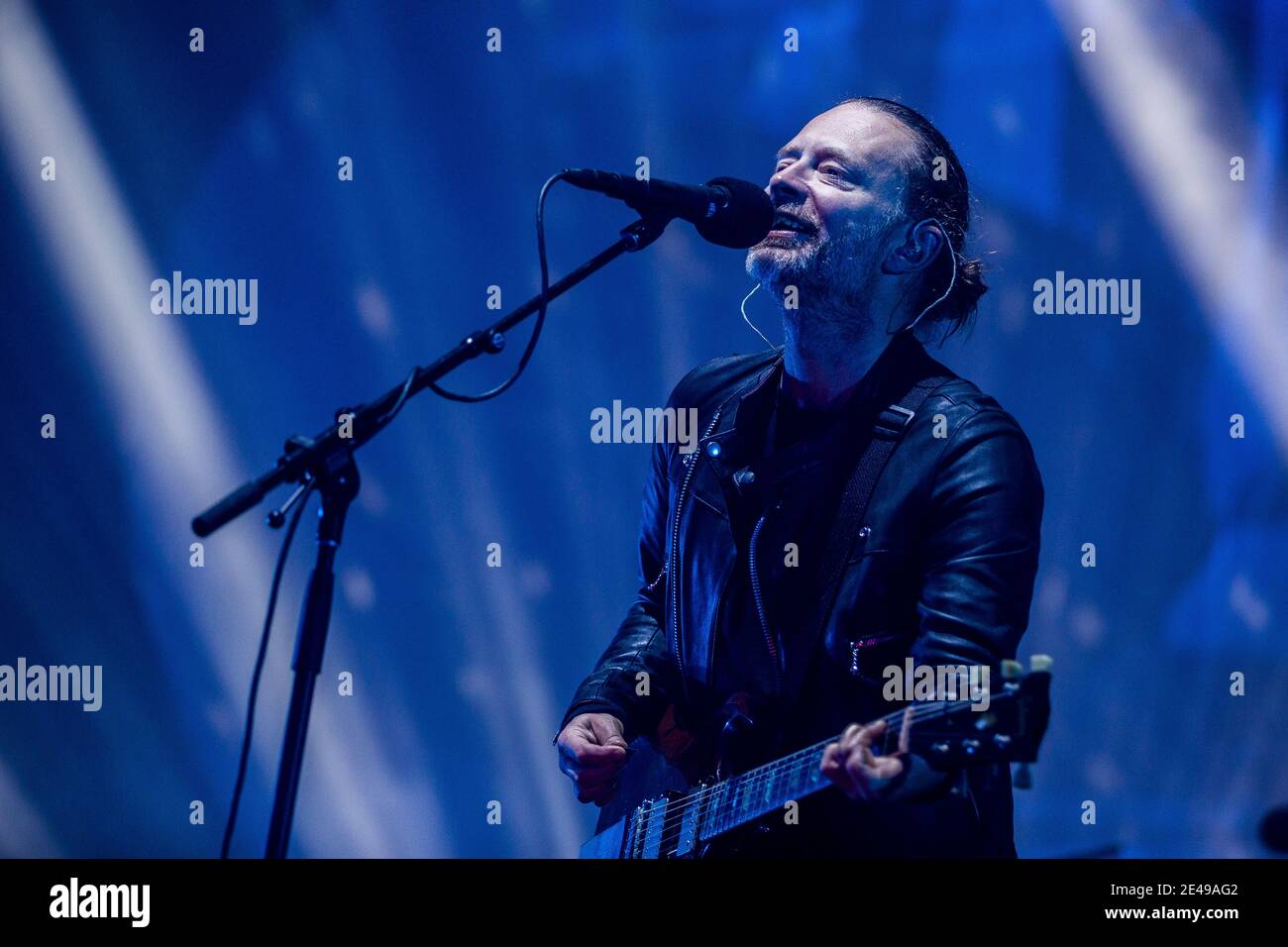 Photo of radiohead vocalist thom yorke hi-res stock photography and ...