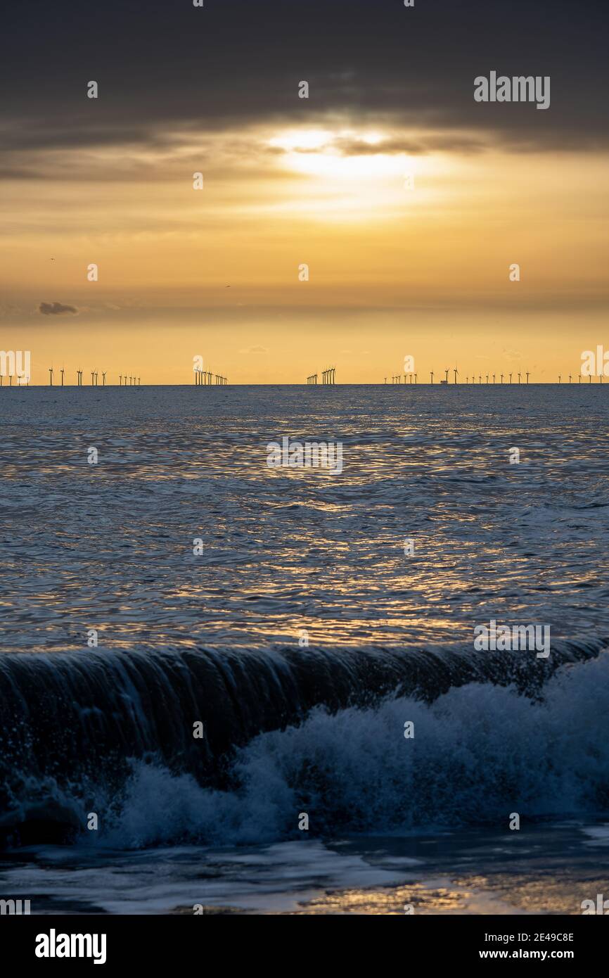 Offshore surf hi-res stock photography and images - Alamy