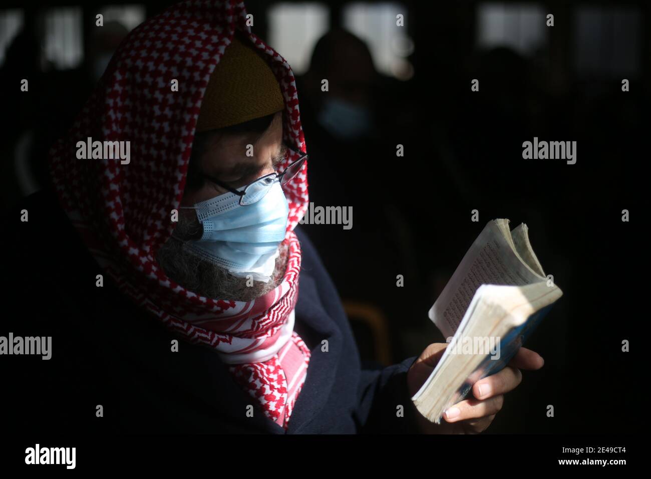 Gaza City, The Gaza Strip, Palestine. 22nd Jan, 2021. Palestinians attend Friday prayers in Gaza ...