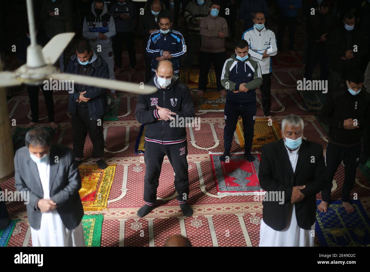 Gaza City, The Gaza Strip, Palestine. 22nd Jan, 2021. Palestinians attend Friday prayers in Gaza ...