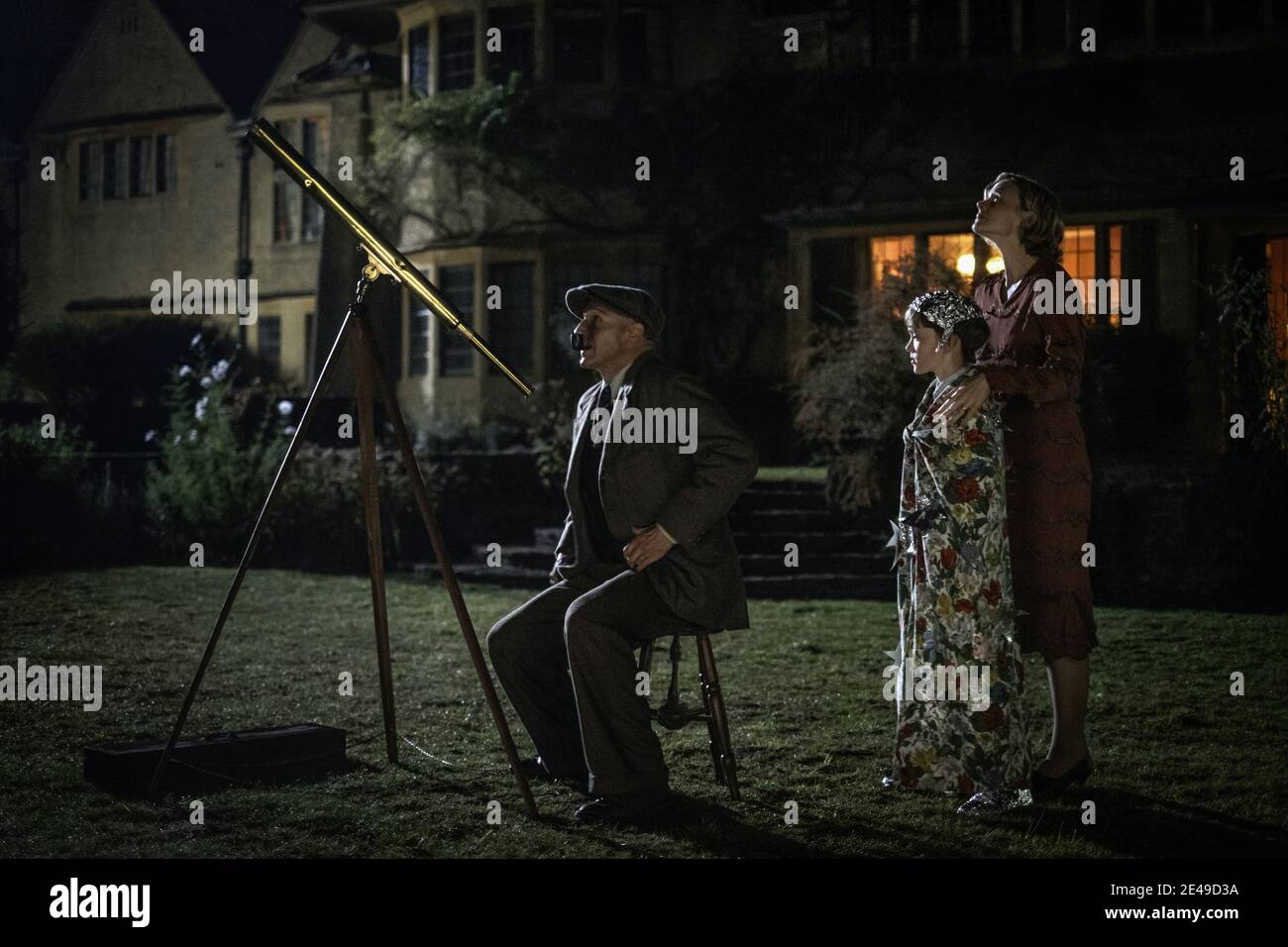 The dig movie 2021 hi-res stock photography and images - Alamy