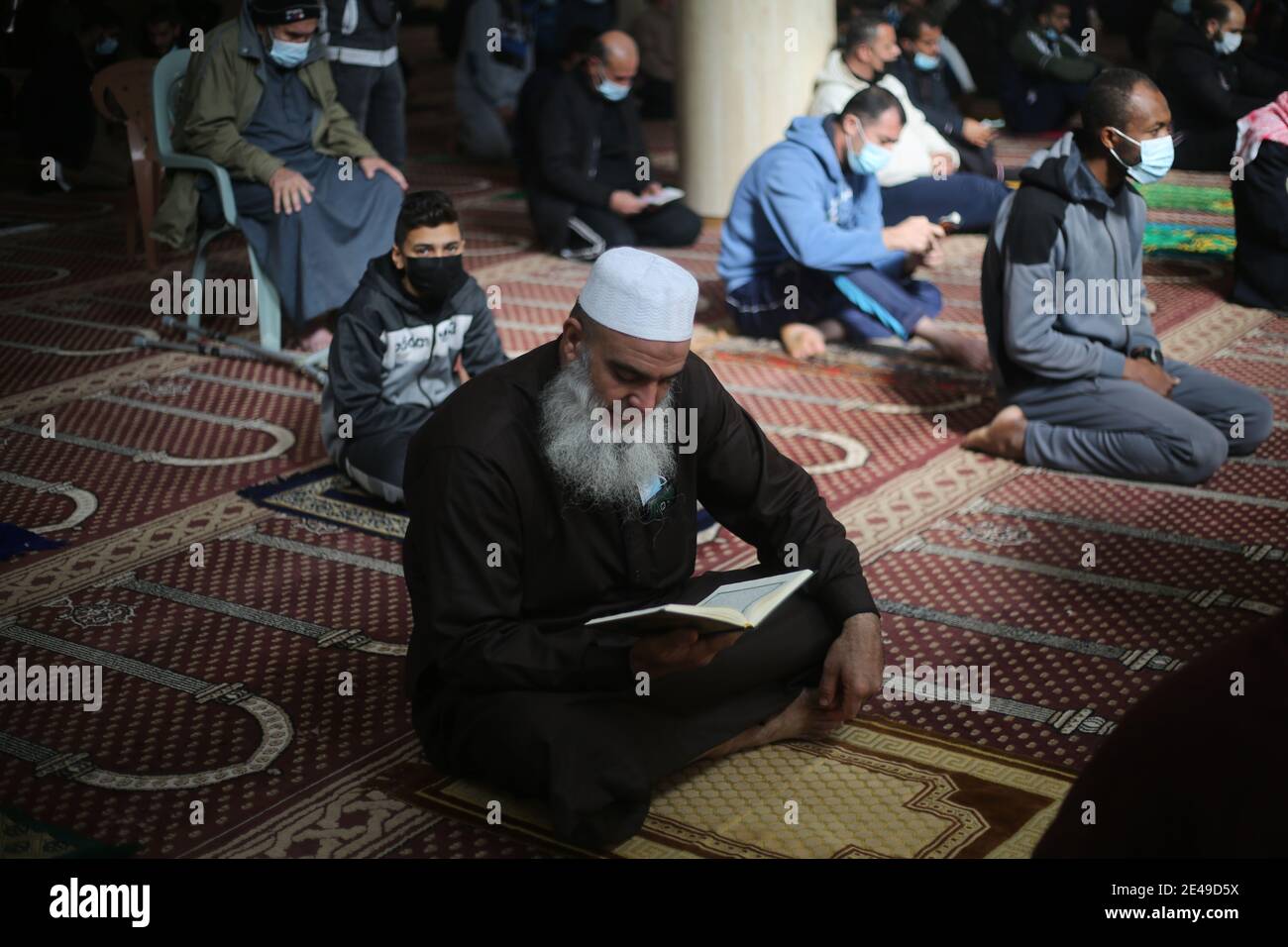 Gaza City, The Gaza Strip, Palestine. 22nd Jan, 2021. Palestinians attend Friday prayers in Gaza ...