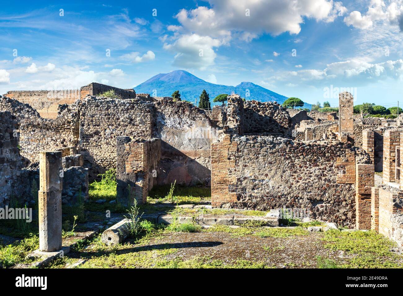 Pompeii city destroyed in 79BC by the eruption of Mount Vesuvius Stock ...