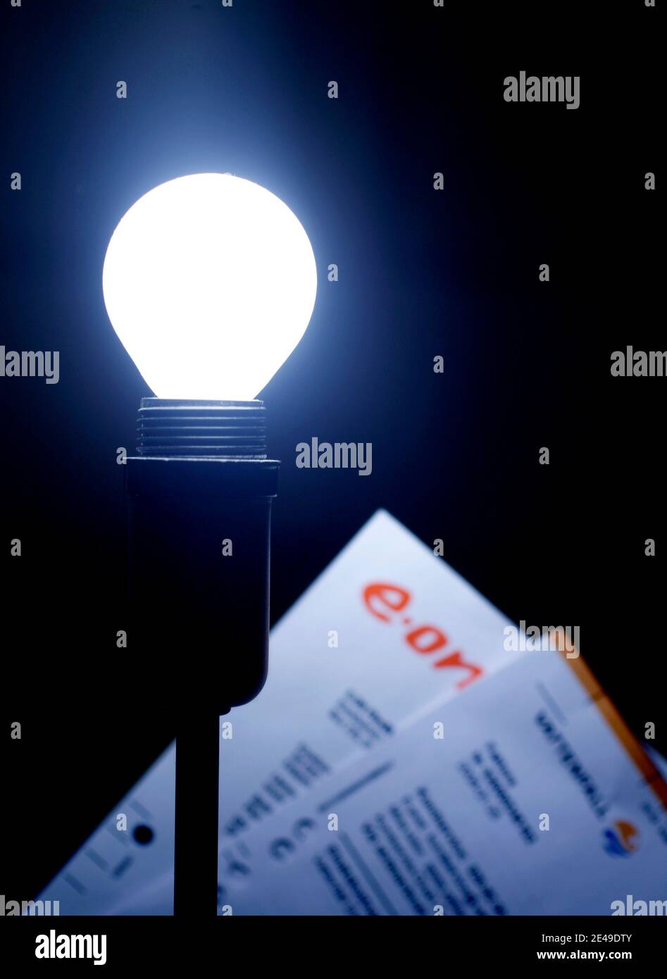 Electrical invoice hi-res stock photography and images - Alamy