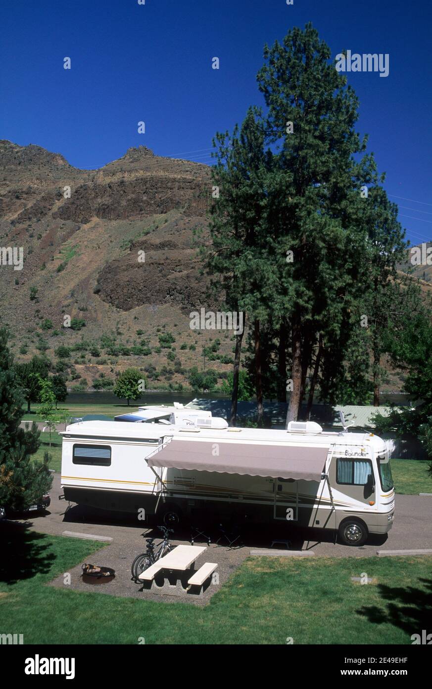 Motorhome at Campground, Copperfield Park, Oregon Stock Photo - Alamy