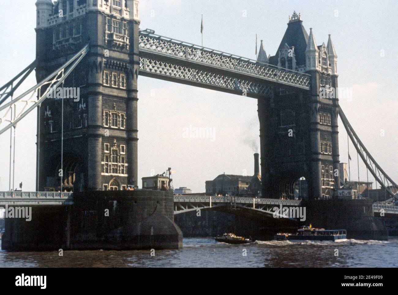 Combined bascule and suspension bridge hi-res stock photography and ...