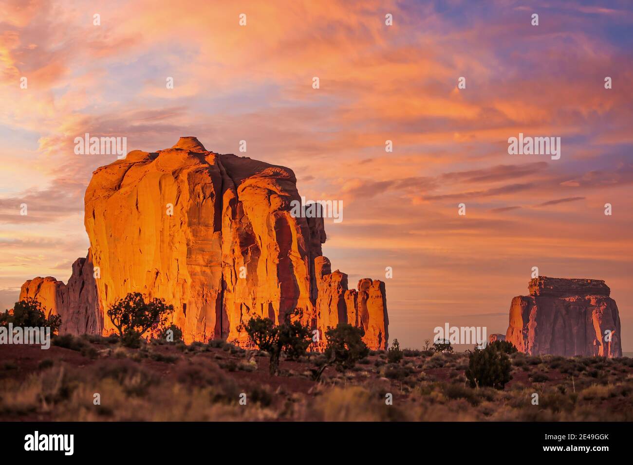 Dawn sunset monument valley hi-res stock photography and images - Alamy