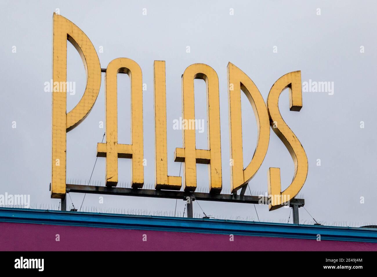 Palads sign hi-res stock photography and images - Alamy