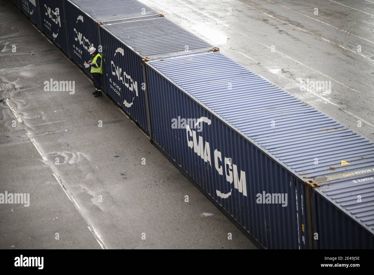 Conteneur port hi-res stock photography and images - Alamy