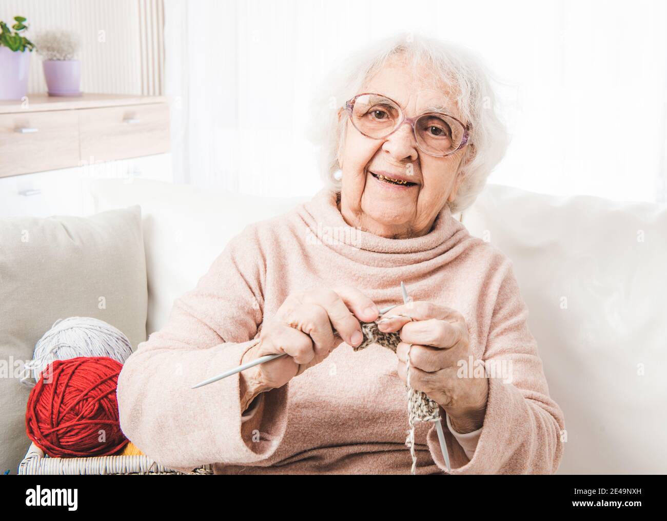 Granny knitting hi-res stock photography and images - Alamy