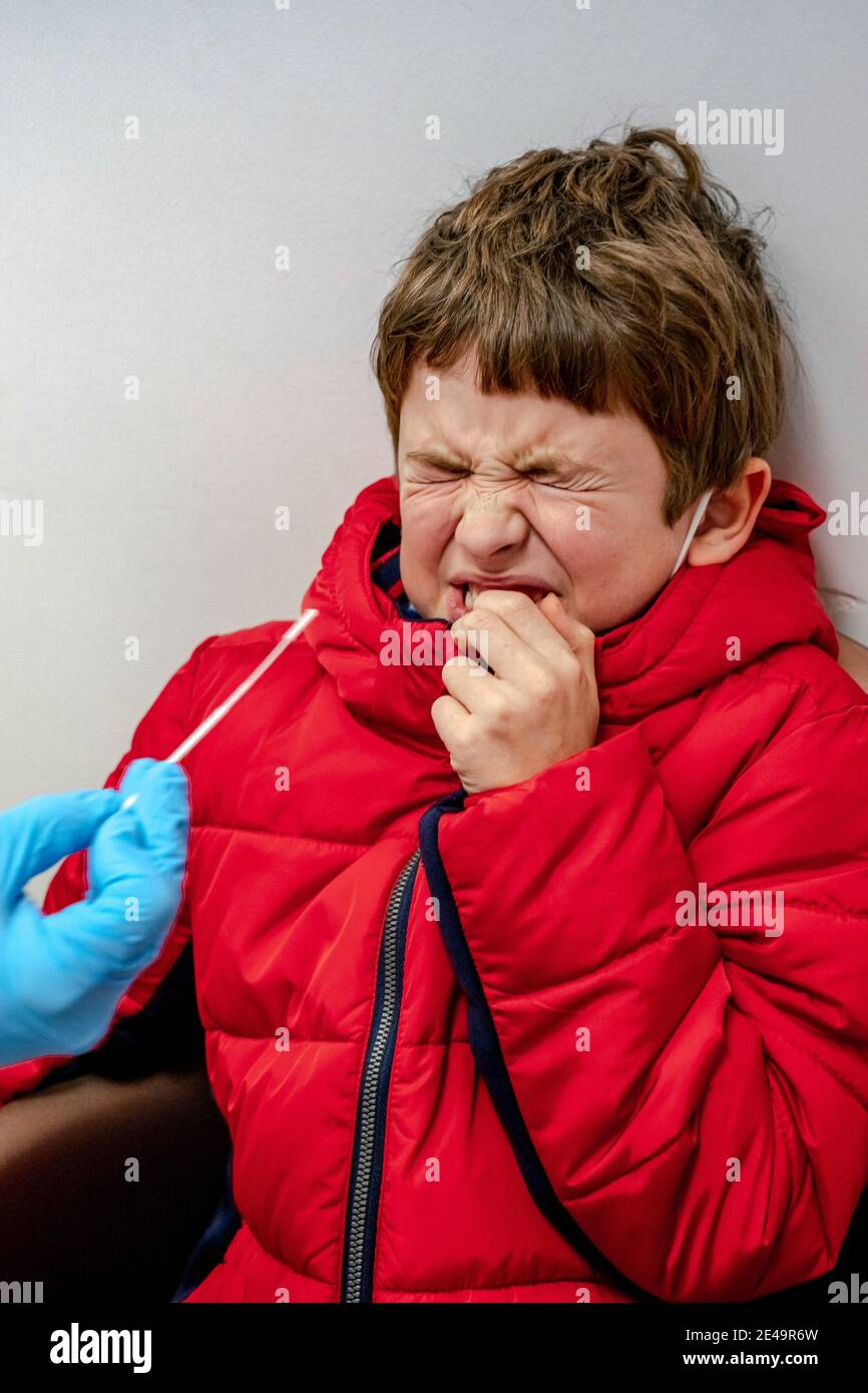 Testing procedure hi-res stock photography and images - Alamy