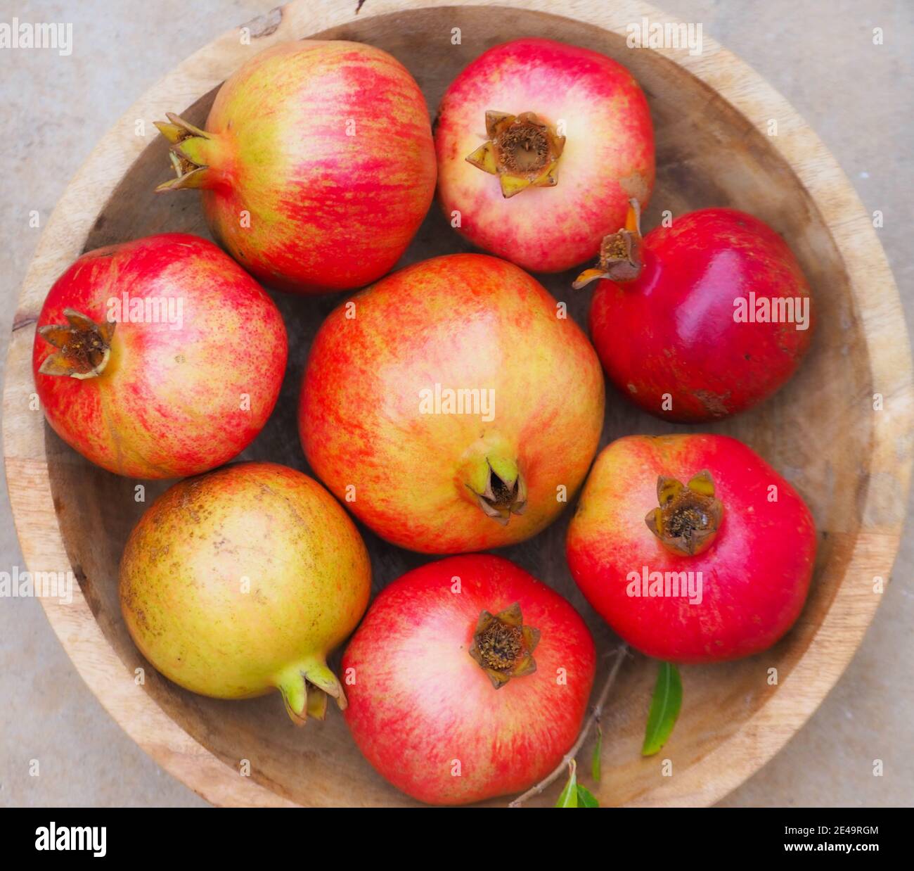 Fresh ripe pomegranates prepared for juice Stock Photo - Alamy