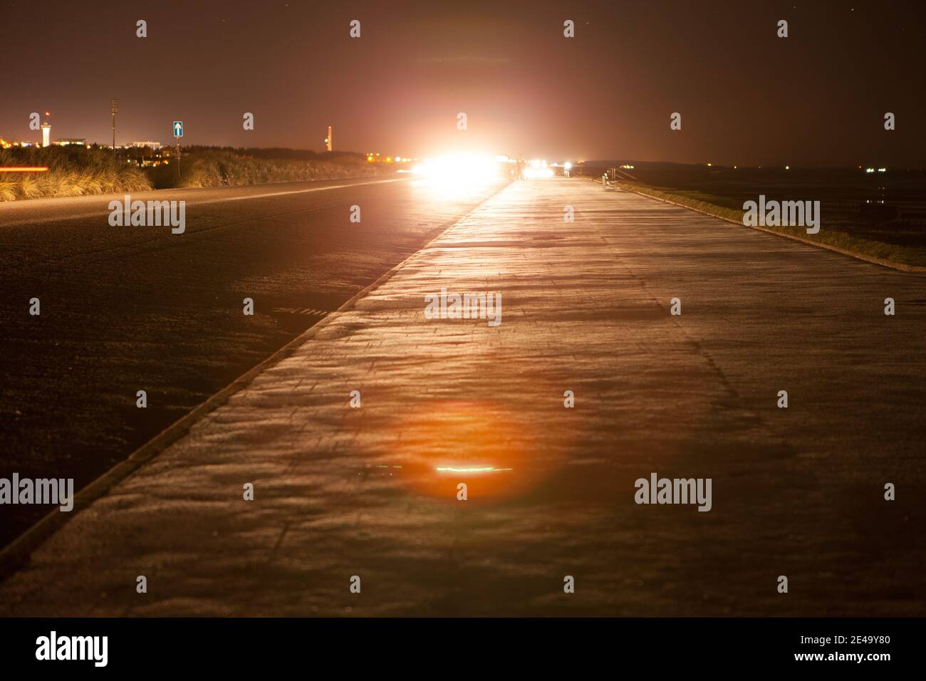 Oncoming car hi-res stock photography and images - Alamy