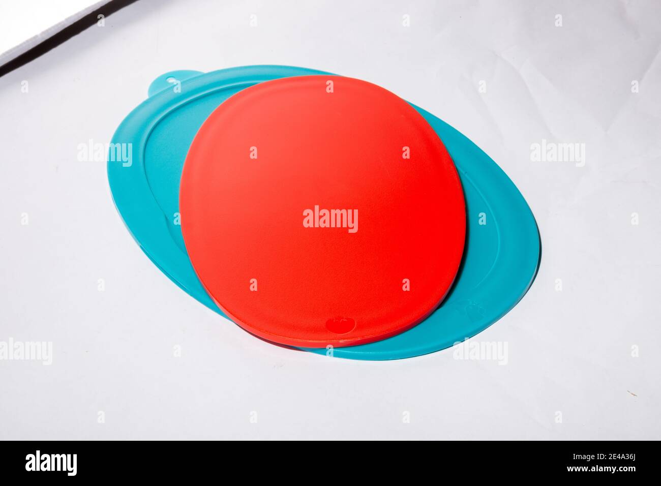 Plastic kitchen cutting boards hi-res stock photography and images - Alamy