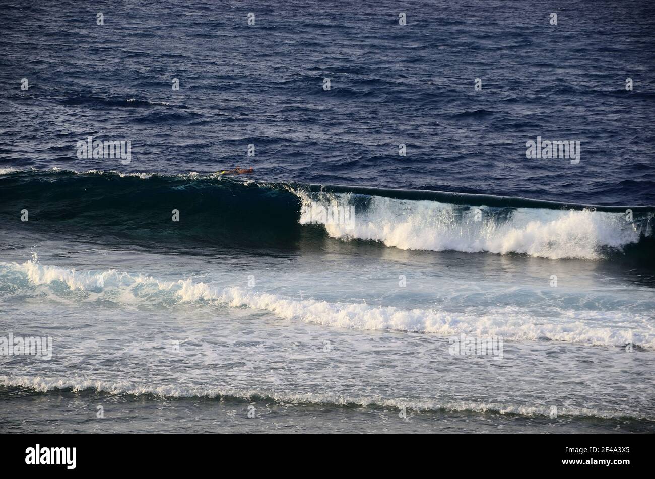 Many waves hi-res stock photography and images - Alamy