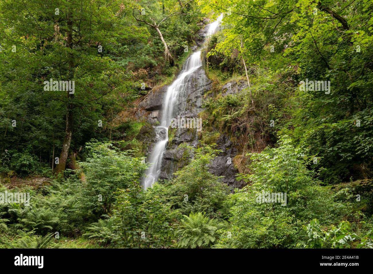 Waterfall over cliff rural landscape hi-res stock photography and ...