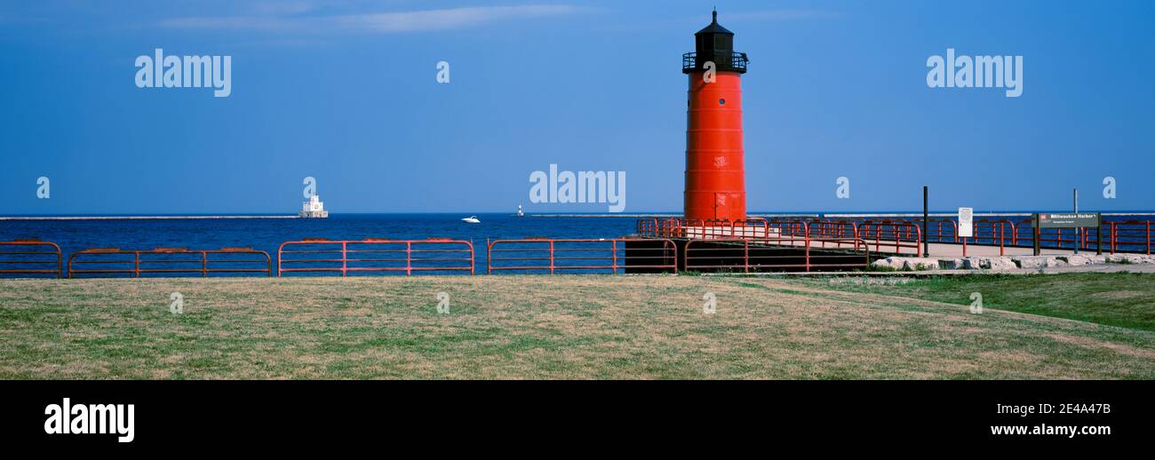 North pierhead lighthouse hi-res stock photography and images - Alamy
