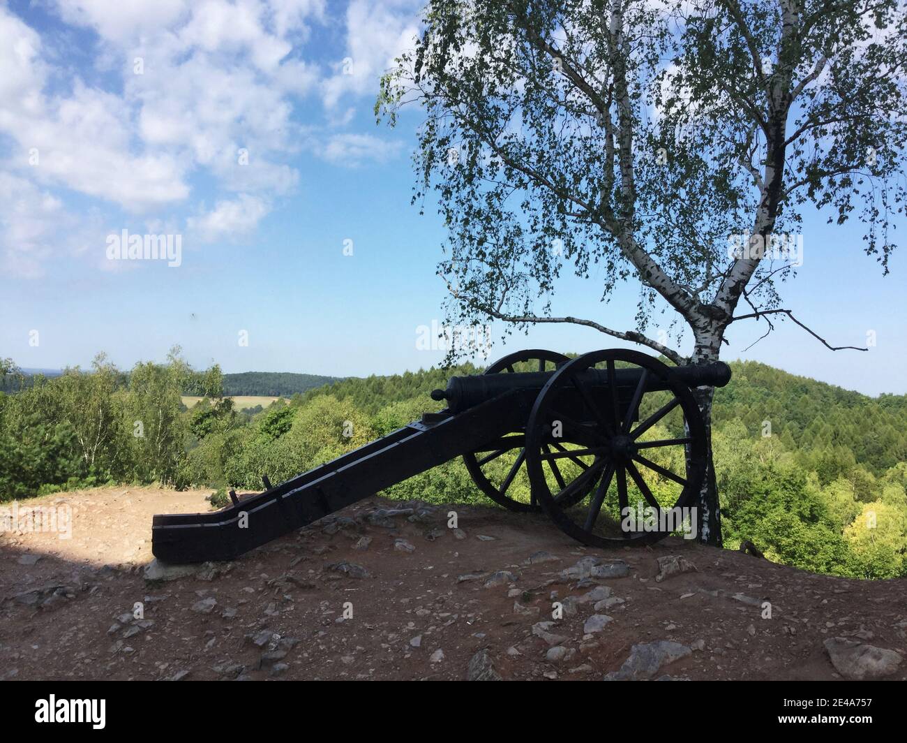 Medieval cannon hi-res stock photography and images - Alamy