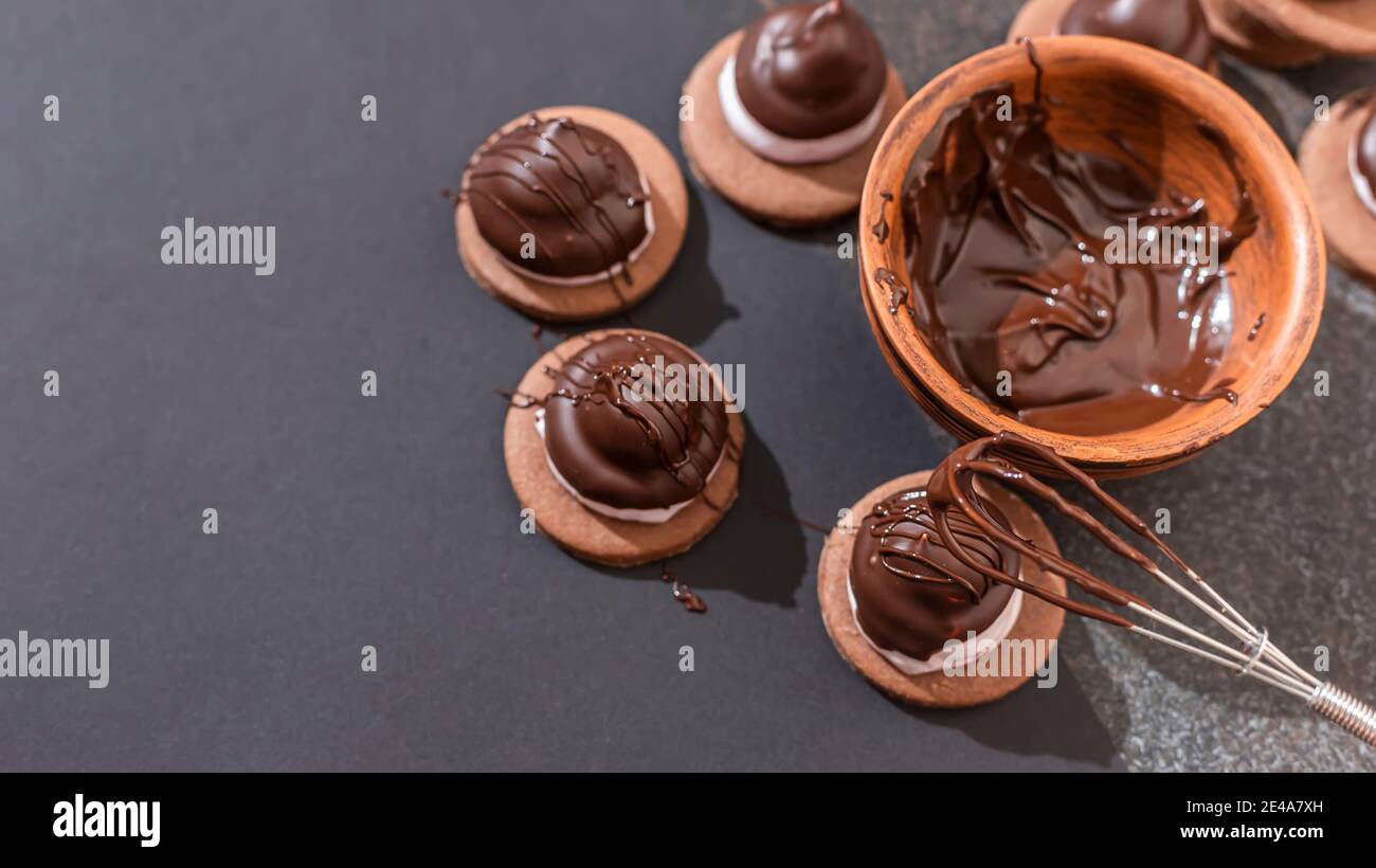 Dripping chocolates hi-res stock photography and images - Alamy