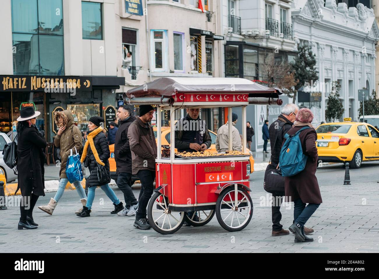 Turkish simit cart hi-res stock photography and images - Alamy