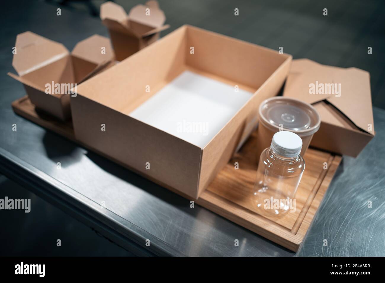 set of food boxes and cardboard containers for delivery Stock Photo - Alamy