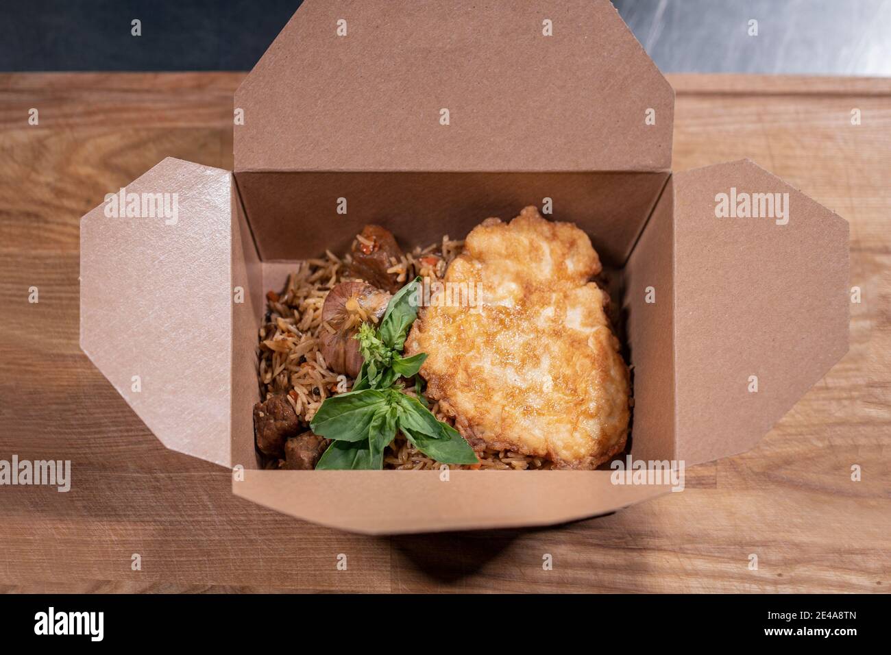 closeup of food in cardboard container for delivery Stock Photo - Alamy