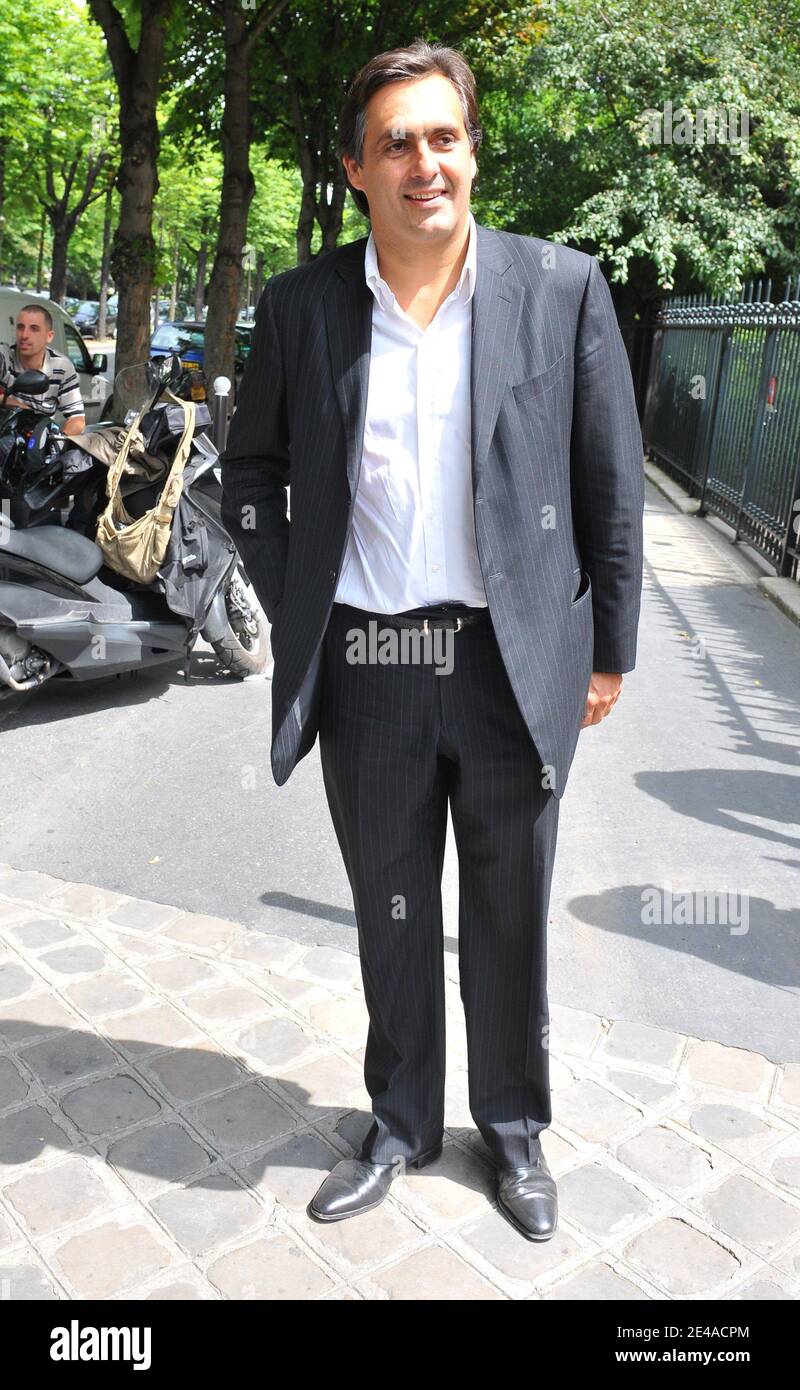 Emmanuel Chain quitte la Mairie du XVIeme arrondissement de Paris le 3 ...