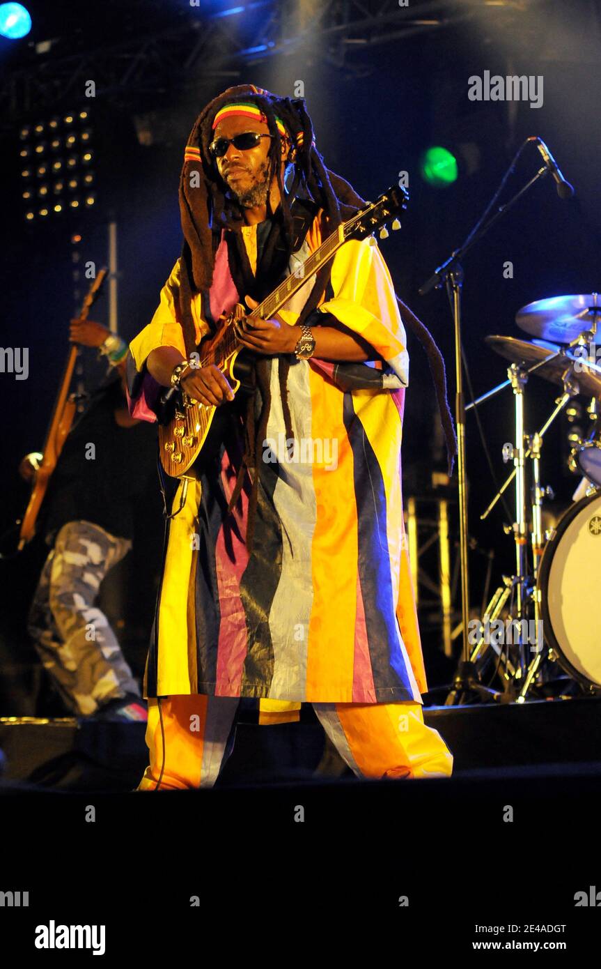 Steel pulse hi-res stock photography and images - Alamy