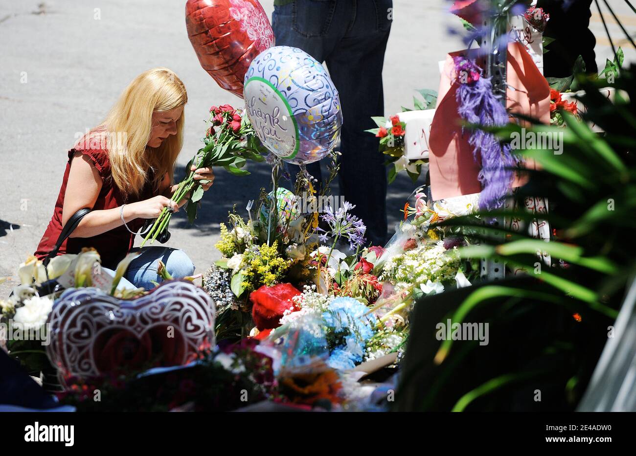 Fans gathers in front of Michael Jackson house in Beverly Hills on July ...