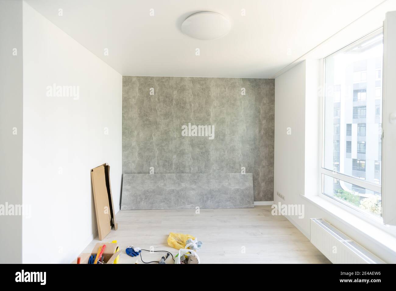 Empty unfinished renovated room hi-res stock photography and images - Alamy