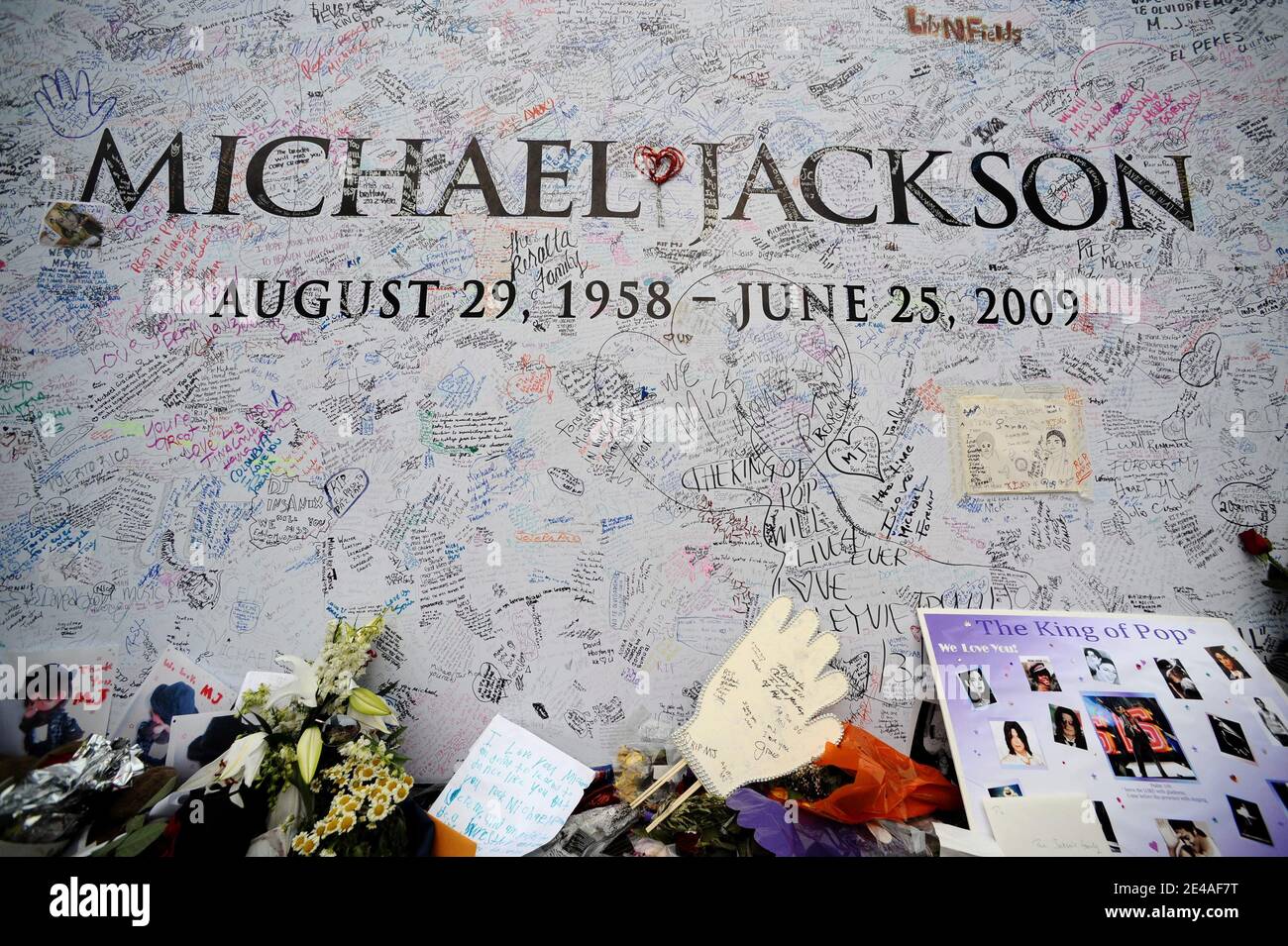Memorial de michael jackson hi-res stock photography and images - Alamy