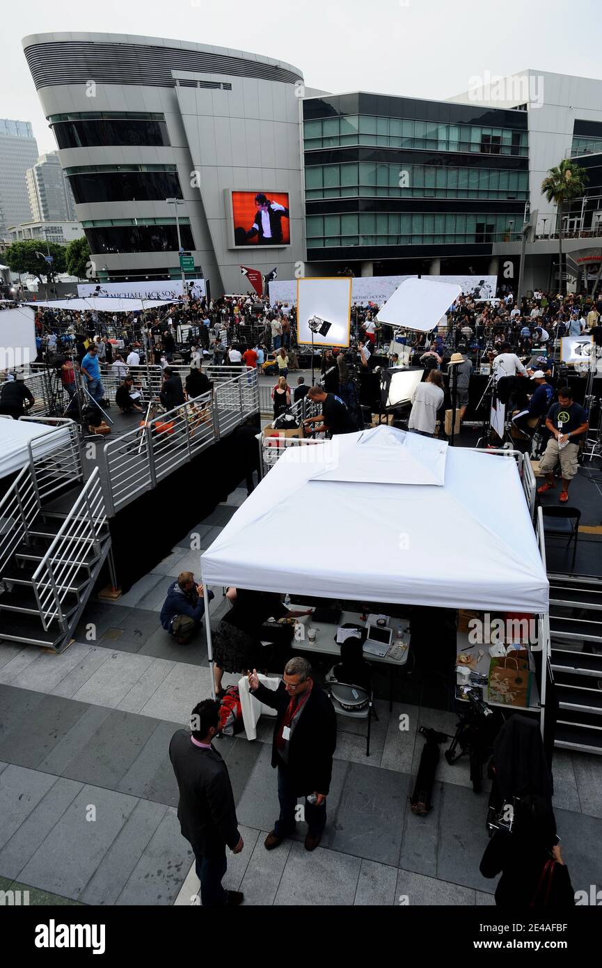 Atmosphere around Staples Center prior the Michael Jackson Memorial ...