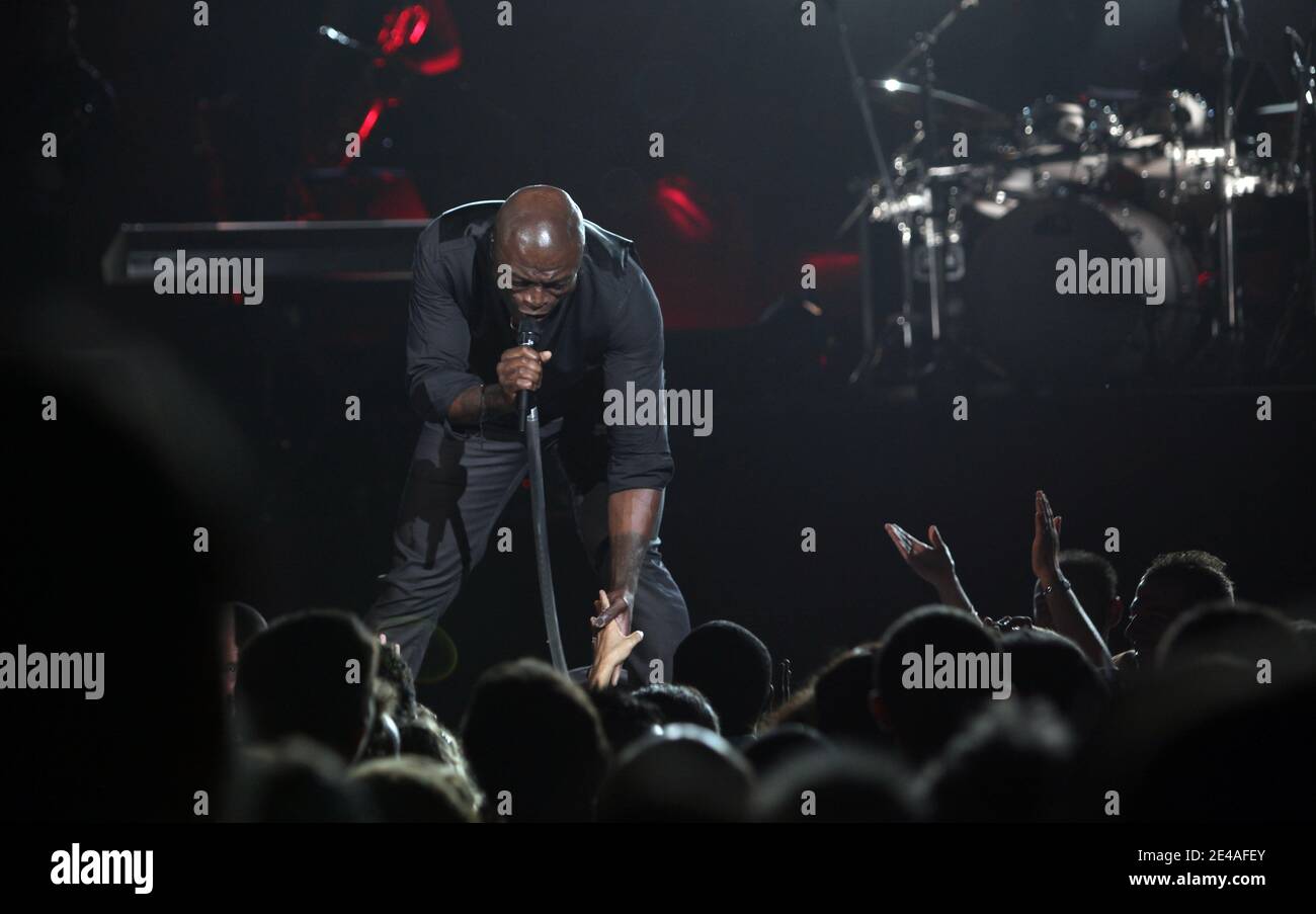 Singer Seal performs in Vienne, France July, 6 2009. Photos by Vincent ...