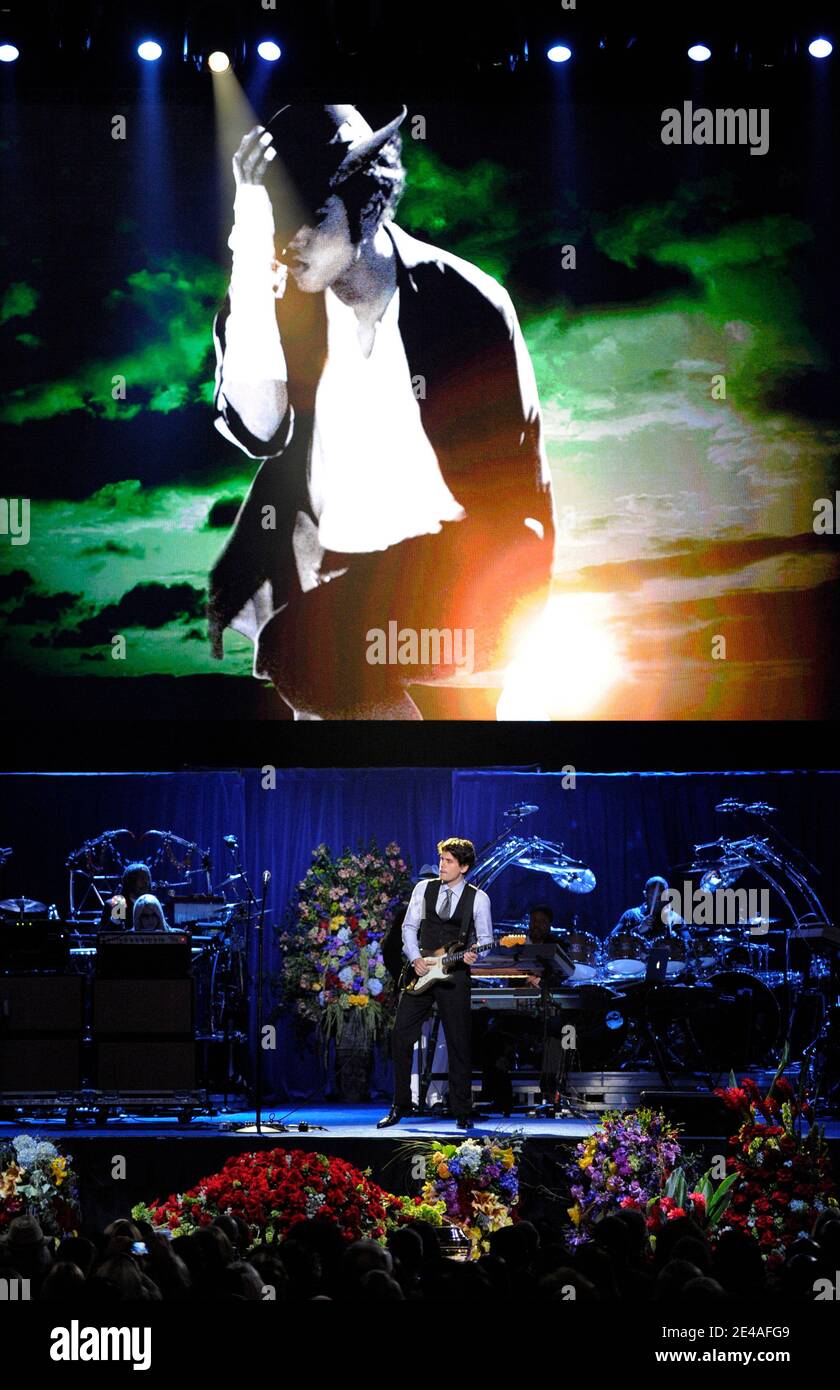 Musician John Mayer performs during the memorial service for Michael ...