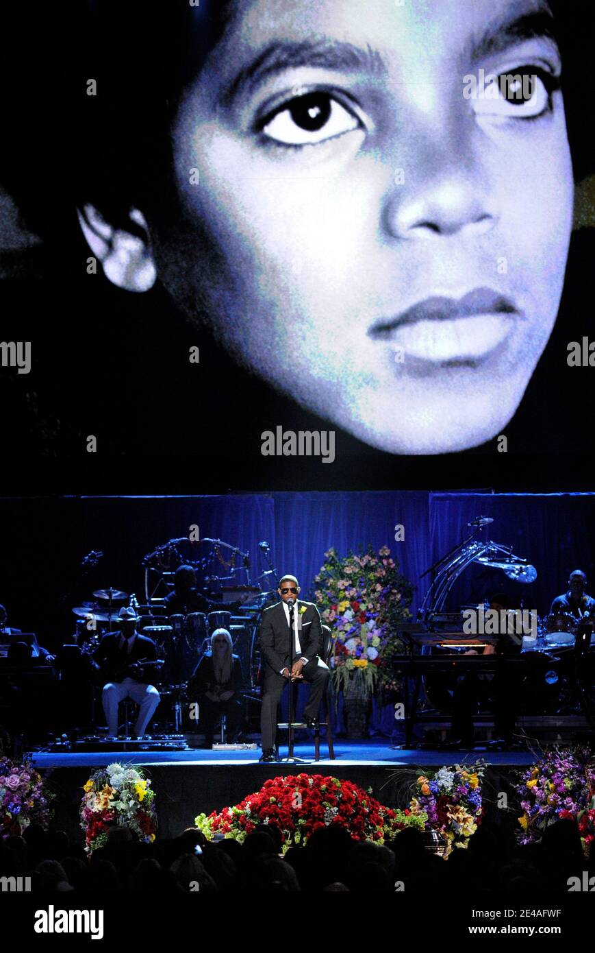 Singer Usher performs during the memorial service for Michael Jackson ...
