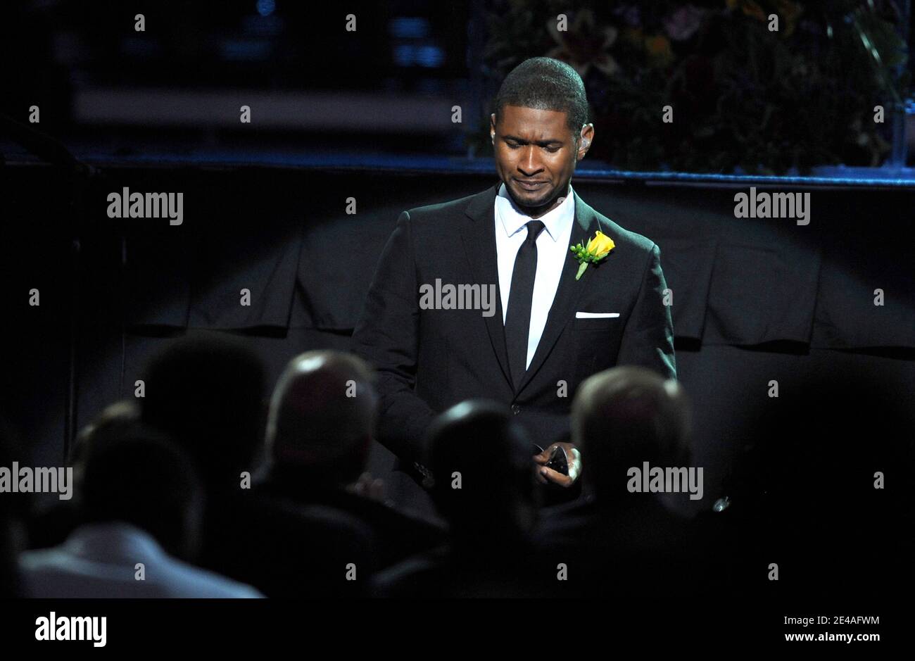 Singer Usher performs during the memorial service for Michael Jackson ...