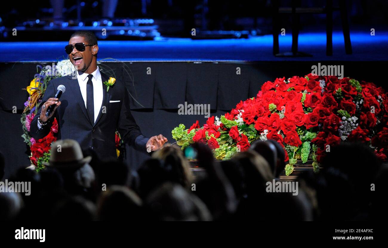 Singer Usher performs during the memorial service for Michael Jackson ...
