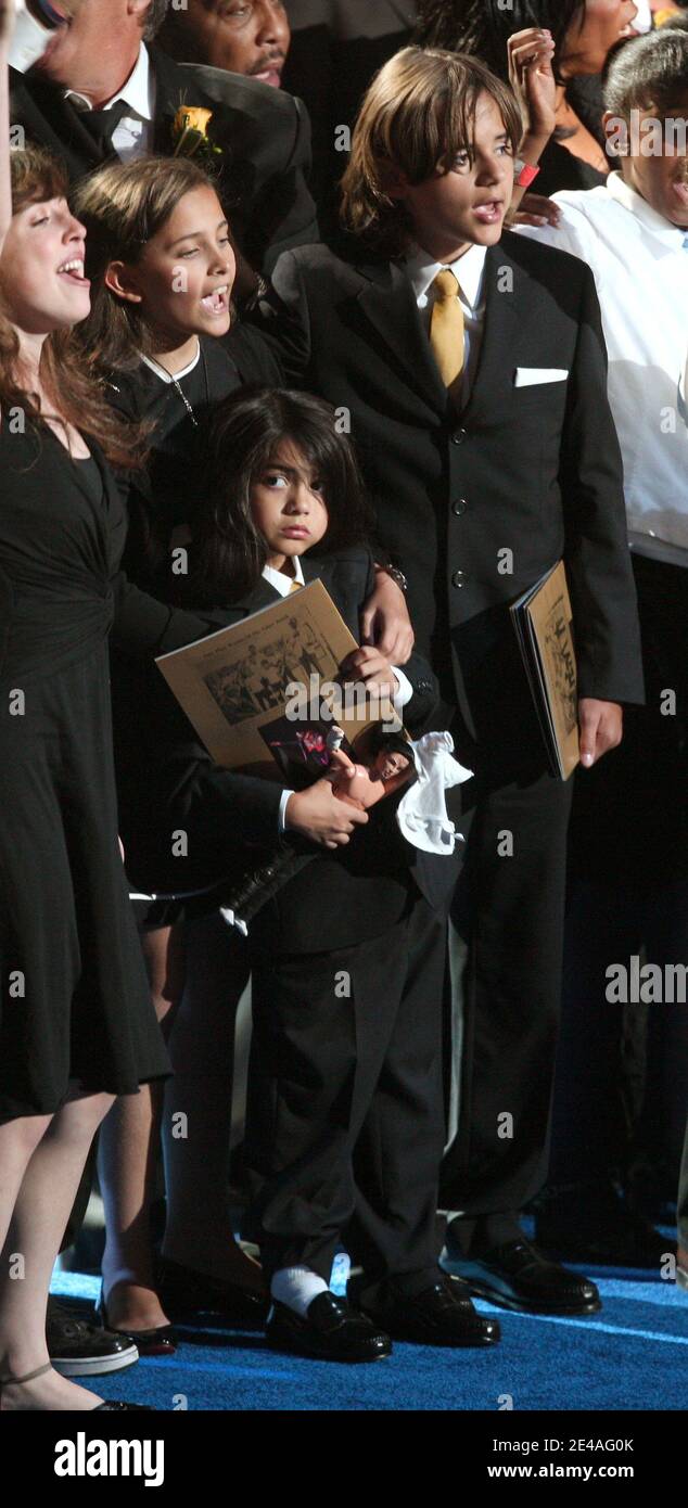 Michael's children, Paris Katherine, Prince Michael II (aka Blanket ...