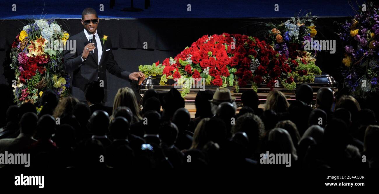 Singer Usher performs during the memorial service for Michael Jackson ...