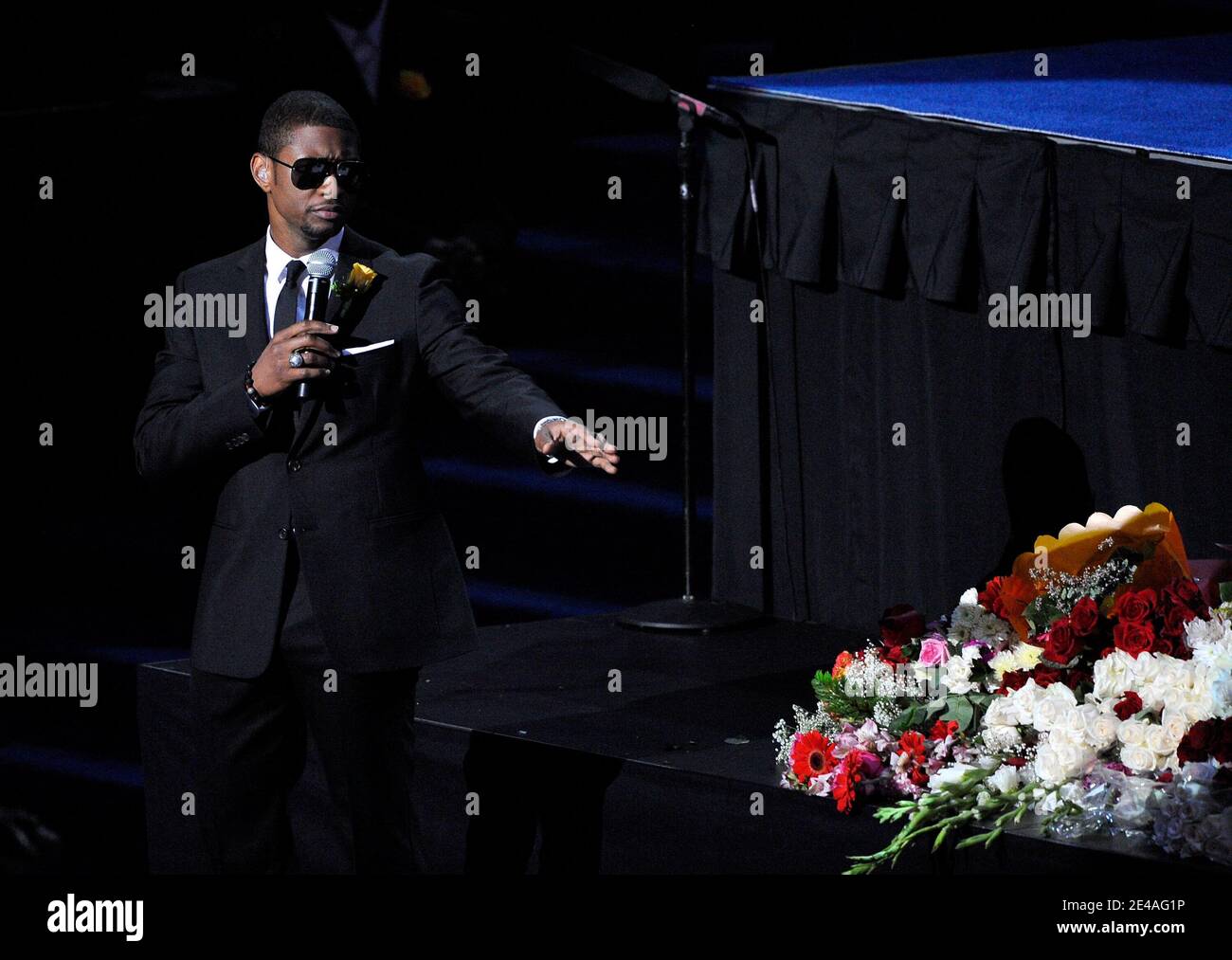Singer Usher performs during the memorial service for Michael Jackson ...