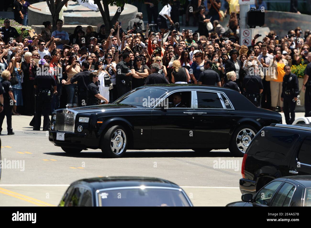 Michael jackson memorial service hi-res stock photography and images ...